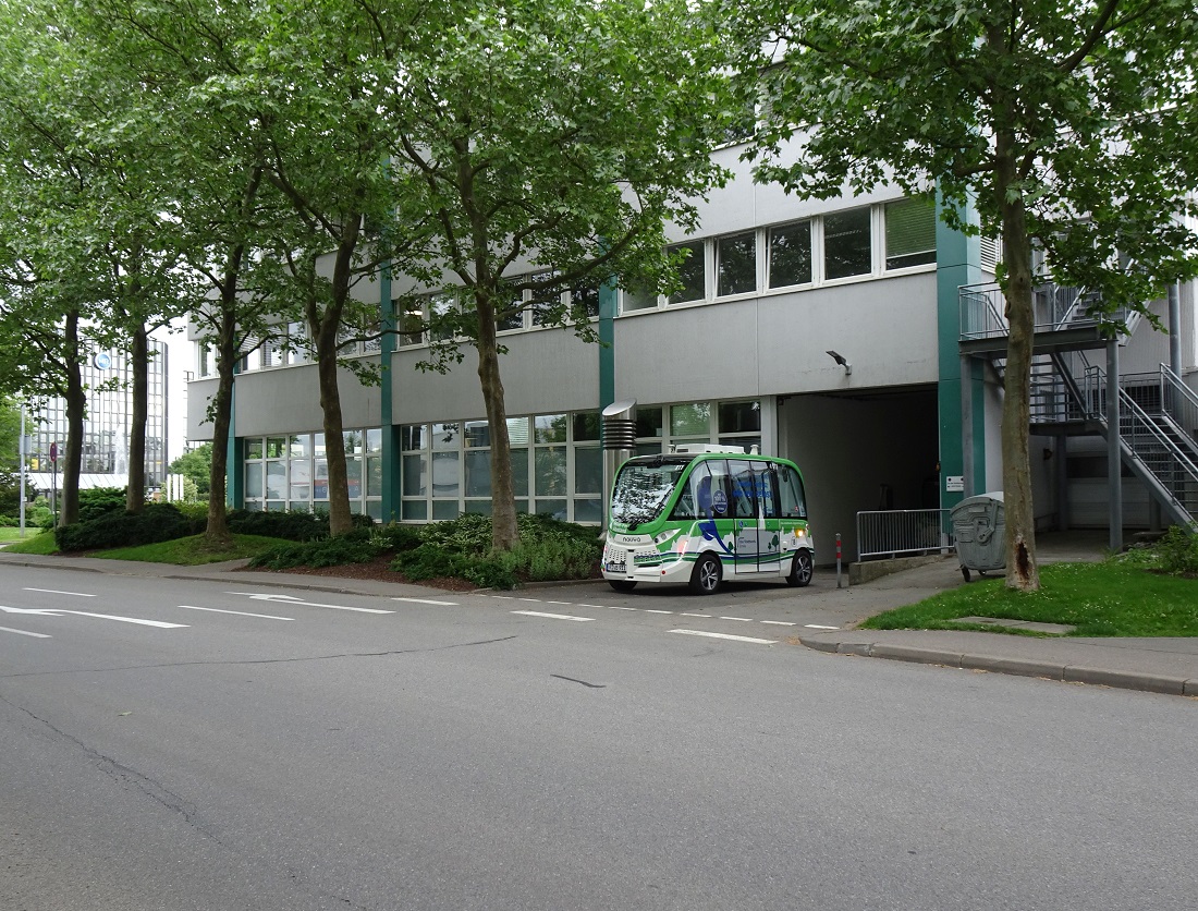 "Emilia" - autonomer Bus im Gewerbepark Regensburg - >>> Regensburger Busse