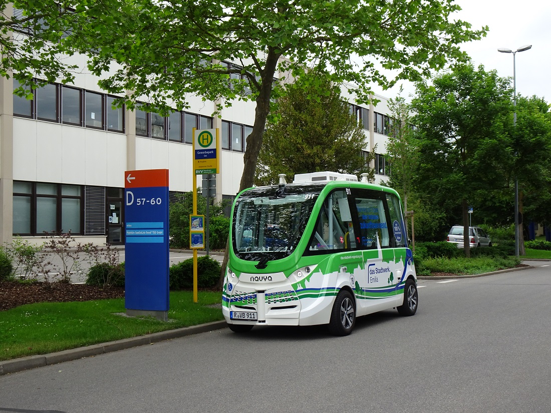 "Emilia" - autonomer Bus im Gewerbepark Regensburg - >>> Regensburger Busse