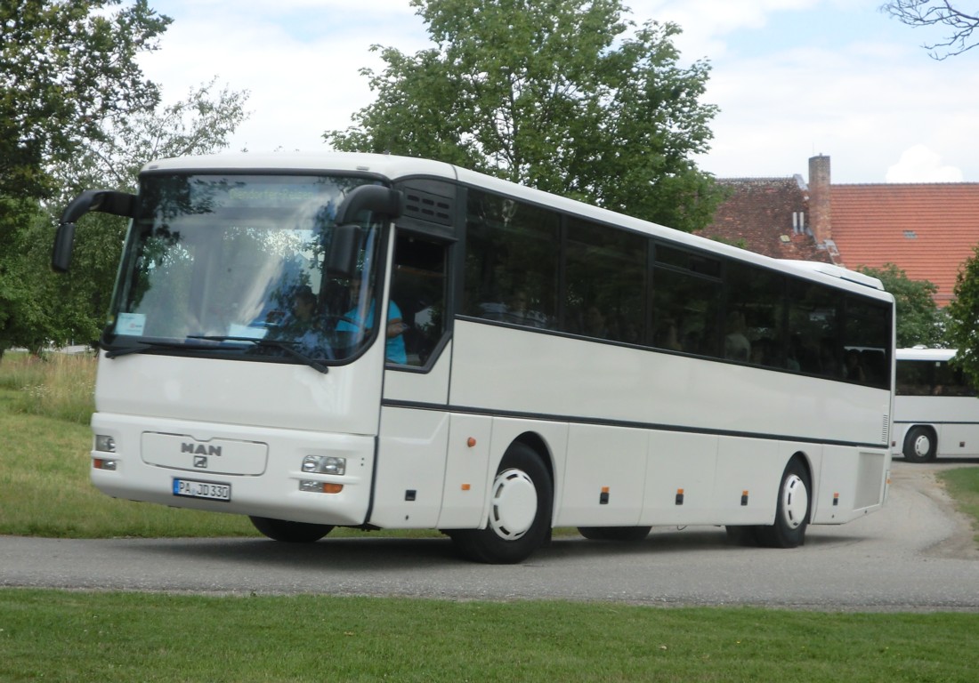 Fürstenzells weiße Schulbusse (3 Bilder) - >>> Regensburger Busse