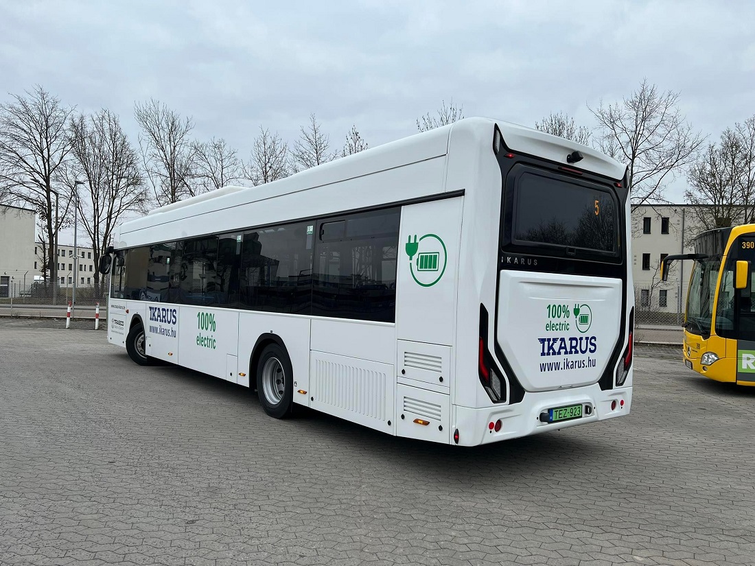 Testbus Ikarus 120e City Pioneer bei das Stadtwerk. Mobilität ...
