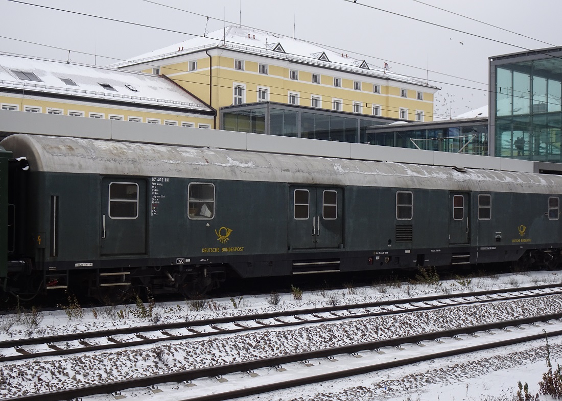 Sonderzug DPE 19988 Stuttgart - Regensburg mit E 10 228 in Regensburg ...